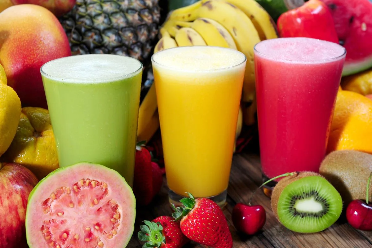 Veja 10 Sucos Naturais Refrescantes para Aproveitar o Verão