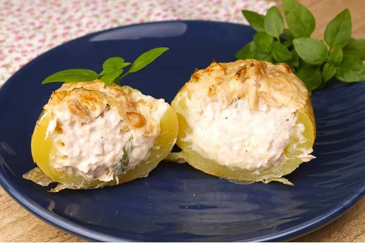 Batata Recheada com Atum Cremosa e Fácil no Forno